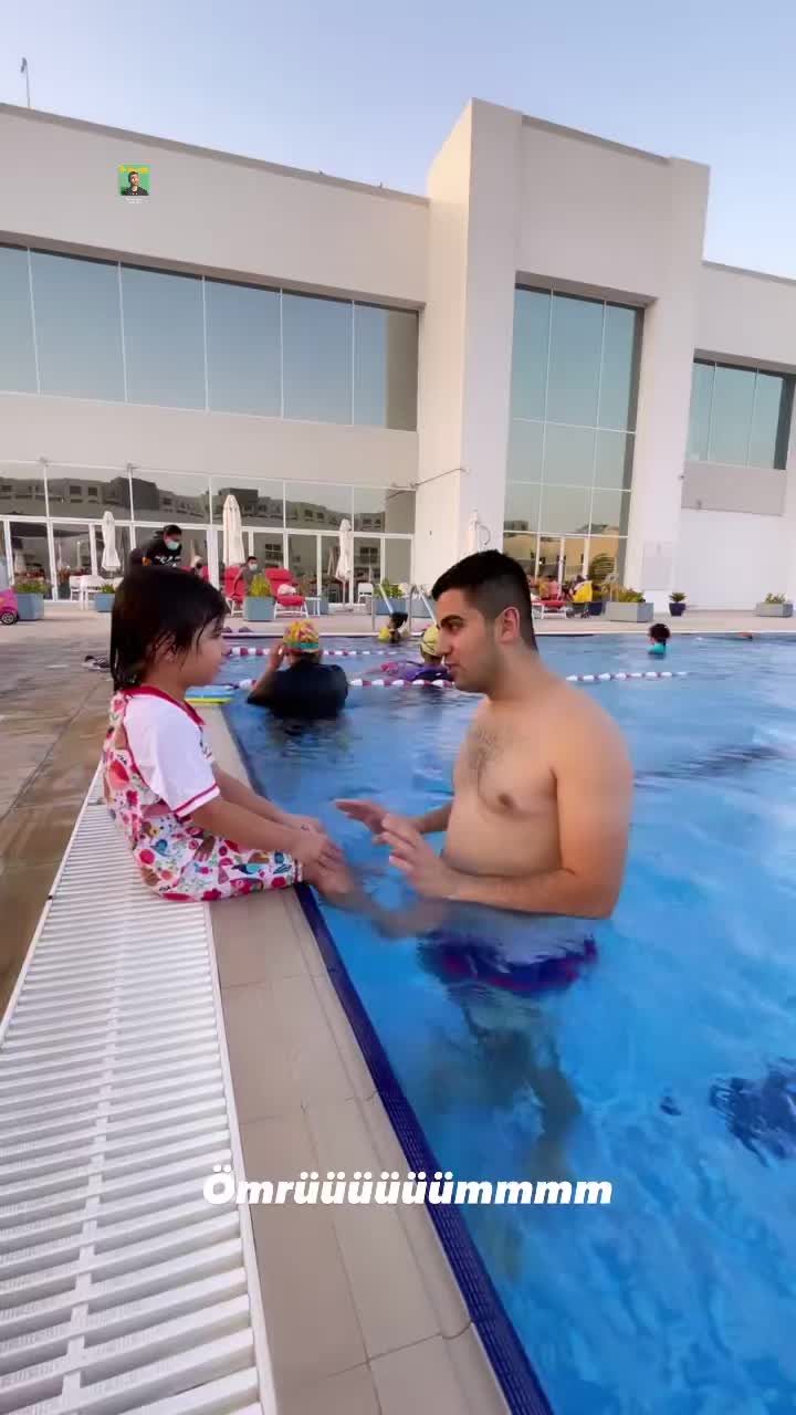 #游泳打卡 #迪拜生活 6个月时候去上游泳课 时隔3年 跳水里就会游ߘ...
