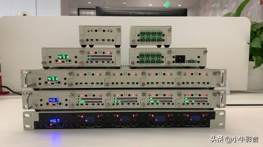 公司开发的音频适配器,隔离,分配,混音,幻象供电,全功能。