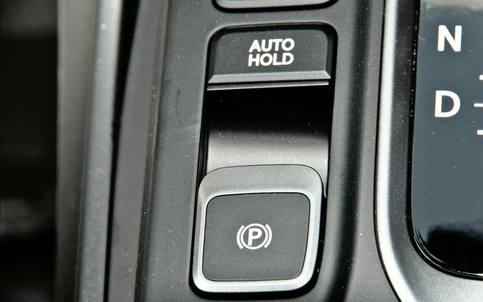 电子手刹会失效吗?熄火后自动拉手刹吗?