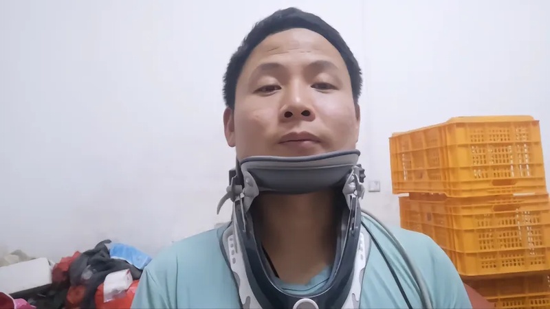 啊国老在淘宝上花300多块钱给老妈买的颈椎牵引器,大家说值不值