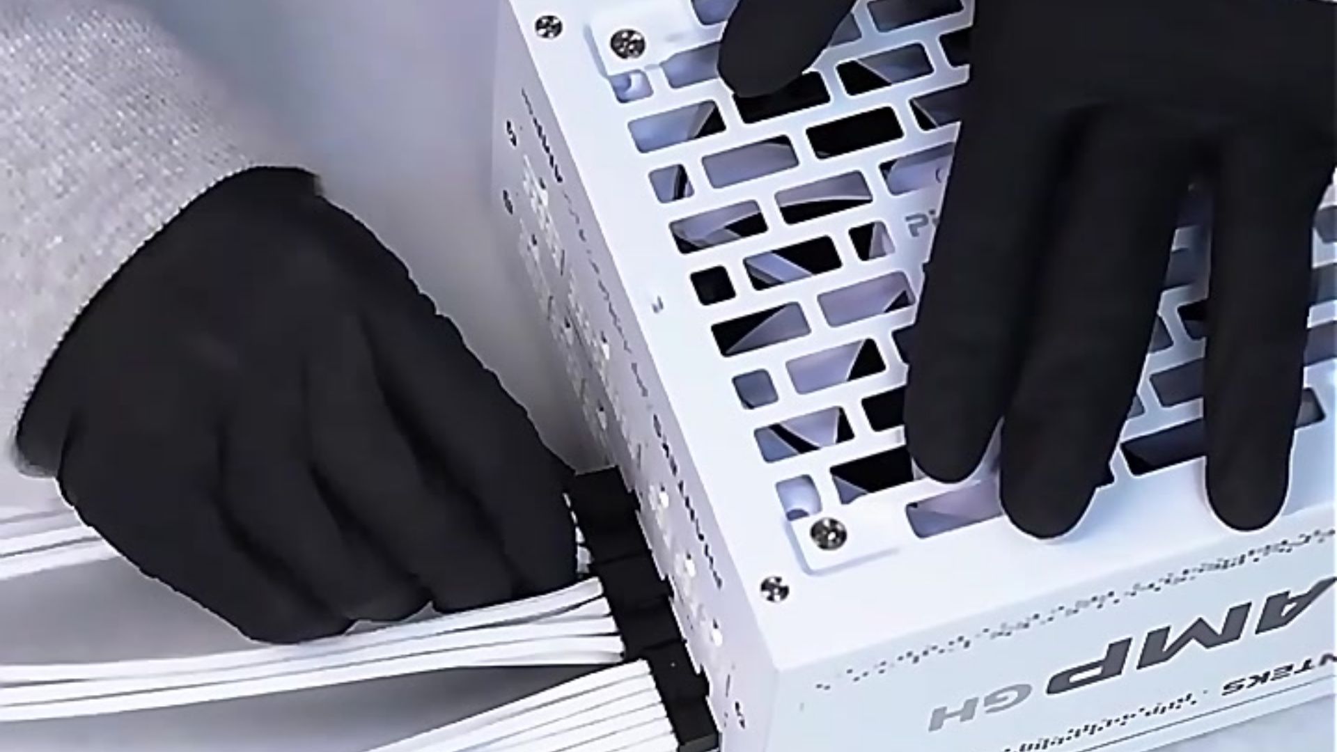 ...金牌850W白色全模组电源(全日系电容/蟒纹线/理线梳)兼容RTX 5080