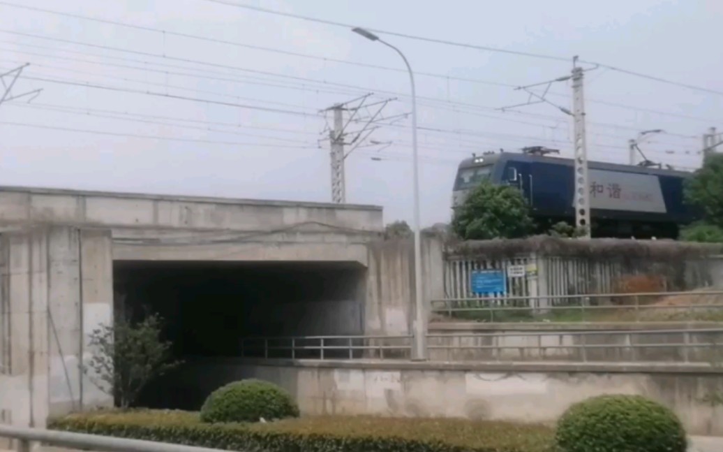 K94次列车进泰州站