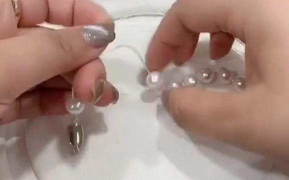 如何串珍珠项链手链的完整教程 珍珠绑法