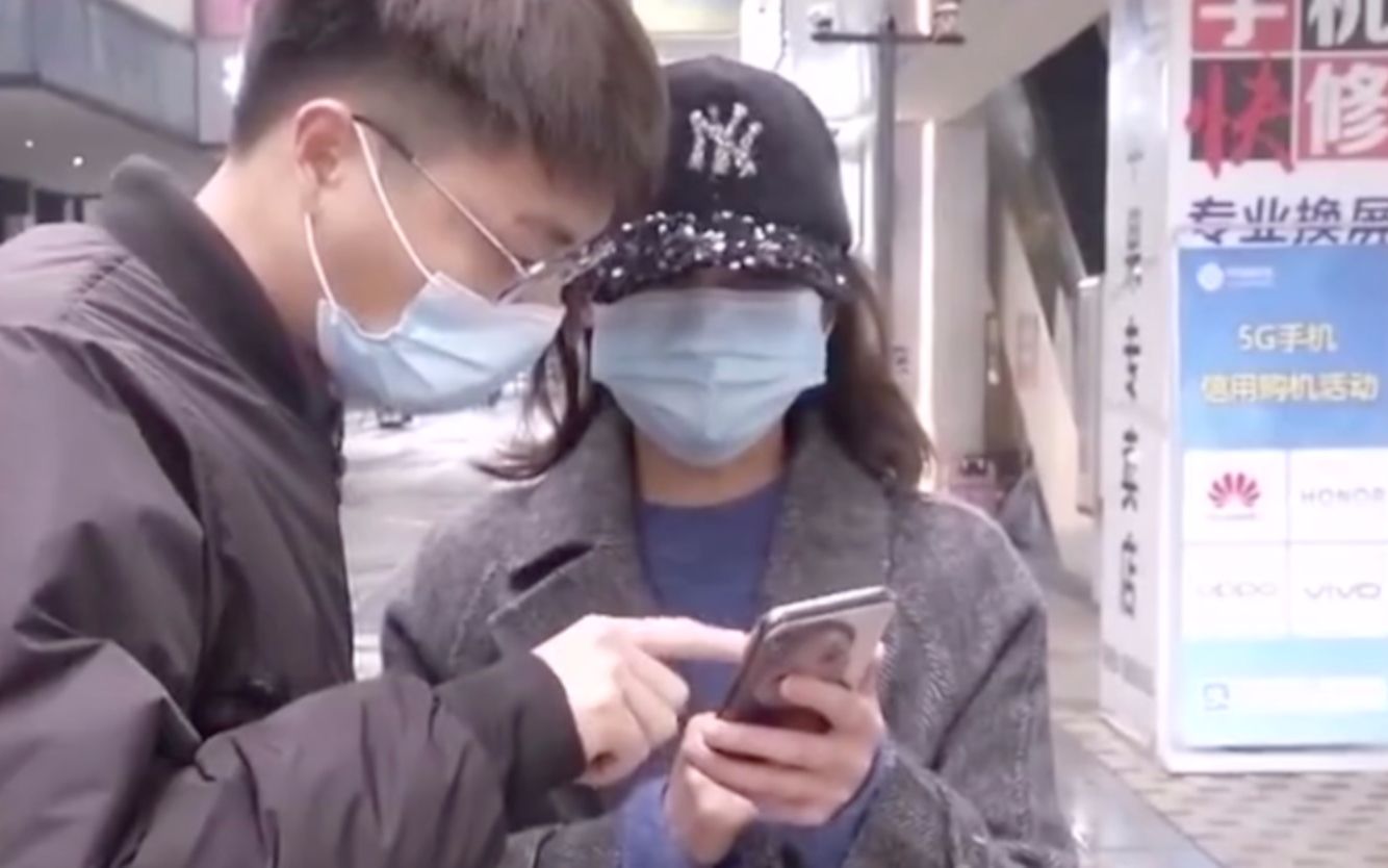 美容师下班后不想去练舞被辞退?公司:她微信群顶撞领导!