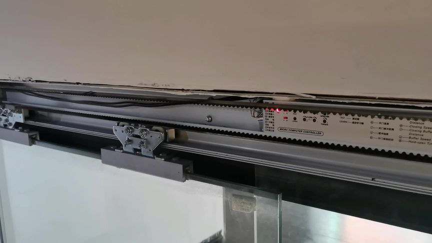 人脸识别门禁系统改装成功!正在调试中…#安装现场