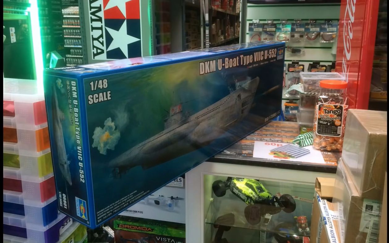 1.3米镇宅巨物 小号手 1/48 德国二战 VIIC_U-552 潜艇 #06801 emodel