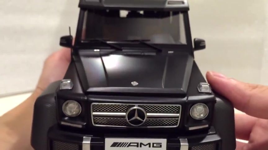 皮卡车中的王者-奔驰G63 AMG 6x6 1:18 车模!