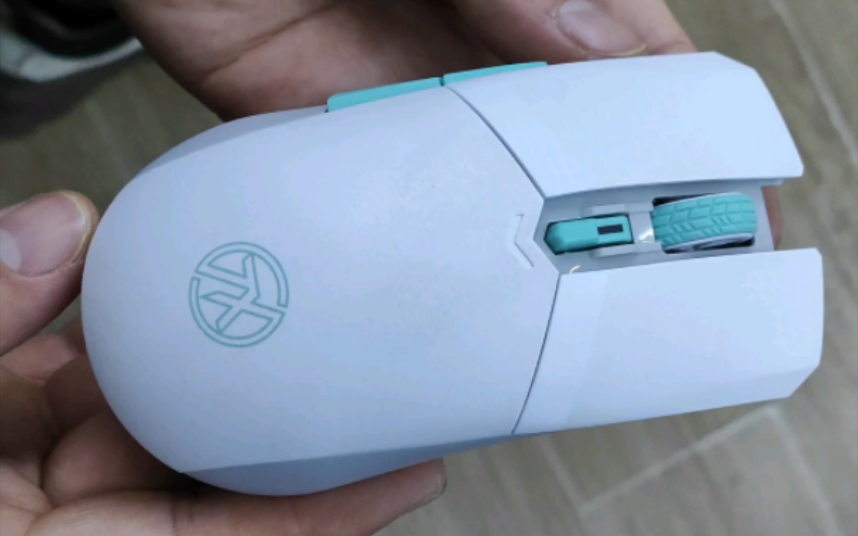 华硕天选鼠标的使用方法