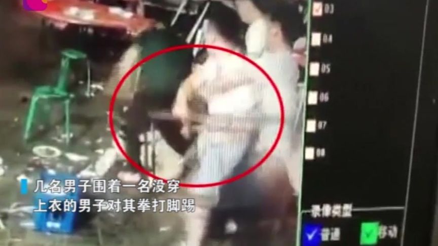 亳州:男子凌晨街头群殴 大排档上演全武行