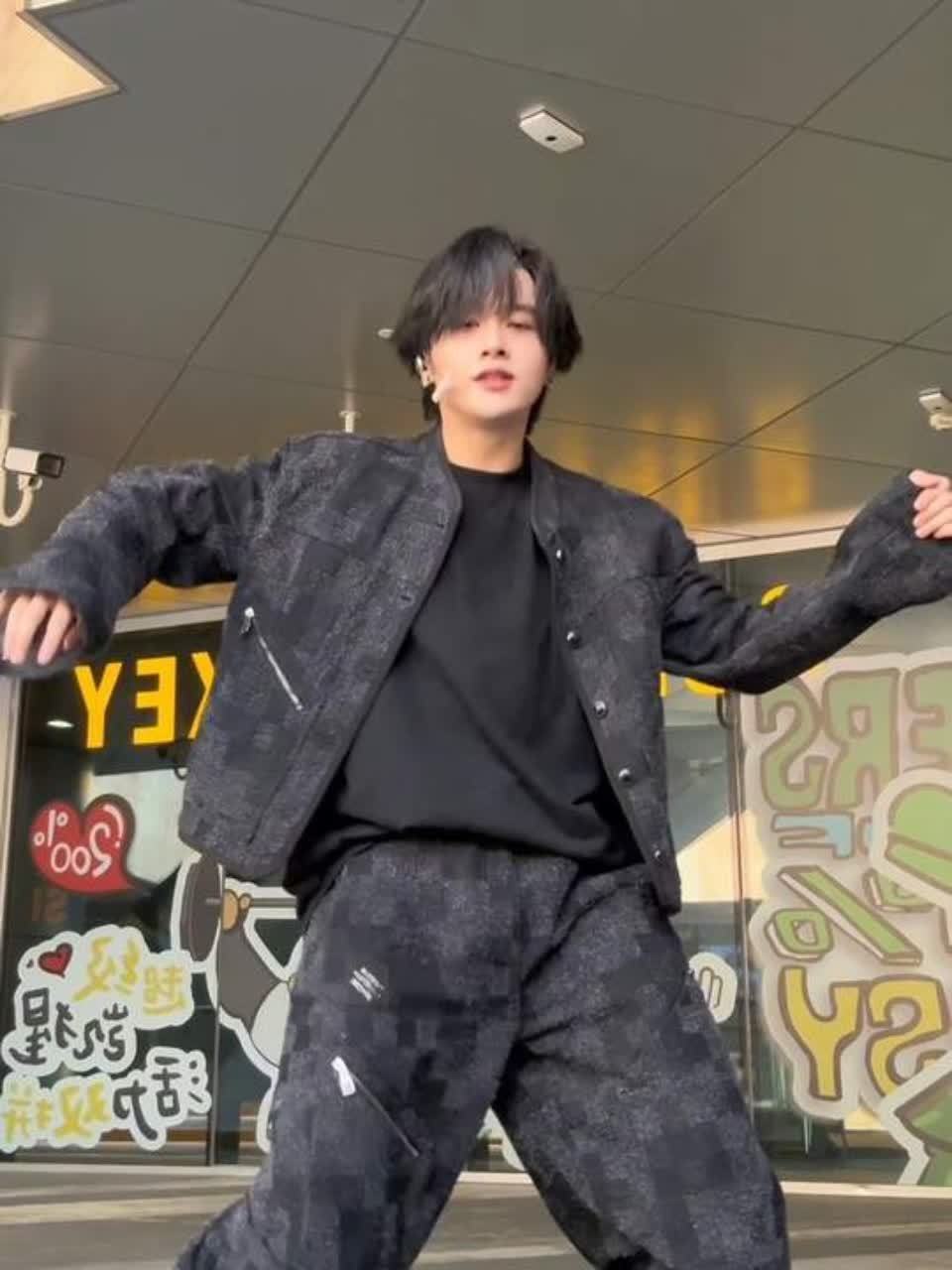 差点没站住 Toobad舞蹈挑战 #toobad舞蹈挑战 #潮流舞蹈地图 #bada...