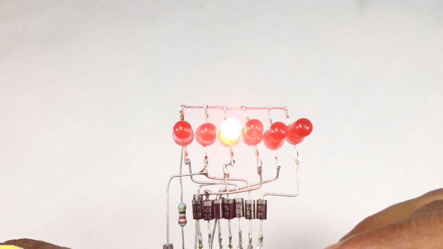 这样也可以看到漂亮的跑马灯效果