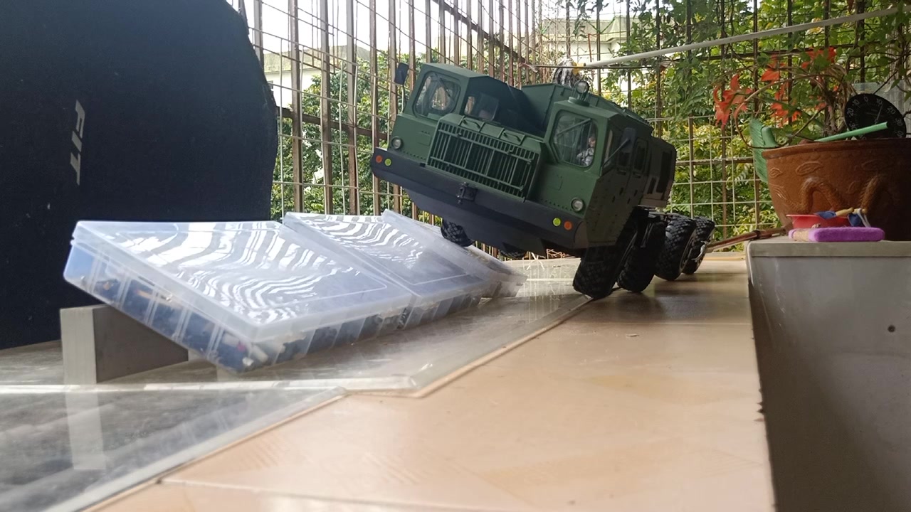 maz543 上侧坡 1/12rc遥控重型军卡