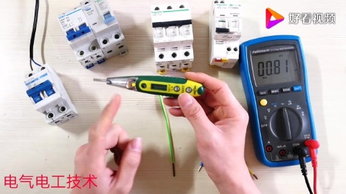 电笔你只会用来验电?太浪费了,教你2招,这才是电笔的厉害之处