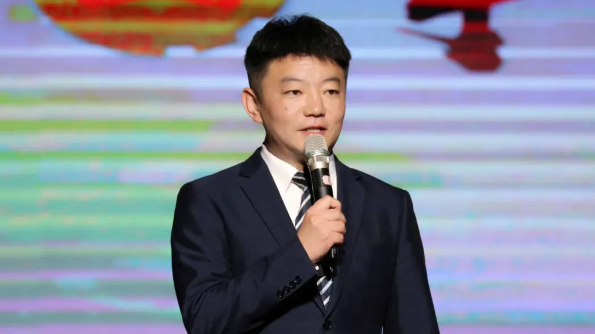 36岁副镇长开会时突然晕倒,不幸离世,留下3个孩子