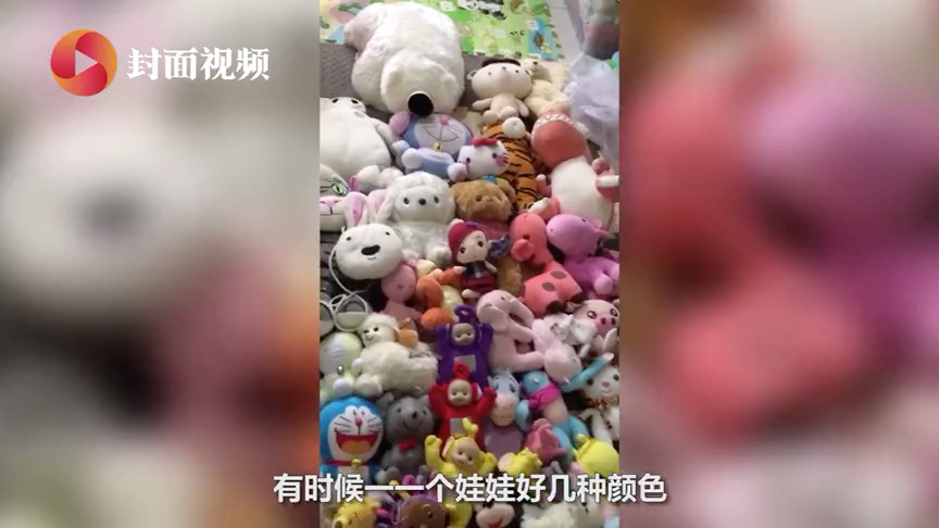 爷爷暑假来看孙女扛了2只大麻袋 妈妈打开一看发现全是布娃娃～