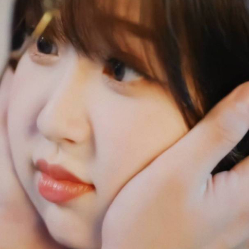 爱弹琴的追星女孩 