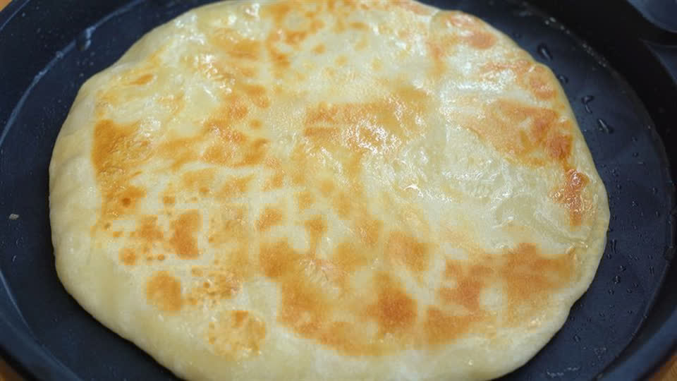 半烫面小油饼做法,讲解详细,个个香软多层非常好吃