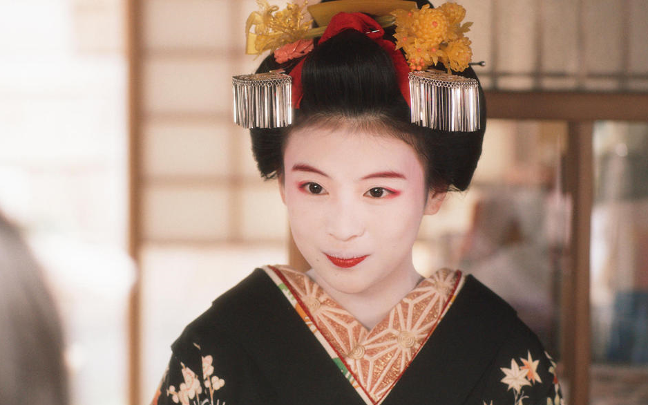 漫改真人剧ߍ�是枝裕和导演《舞伎家的料理人》先导预告