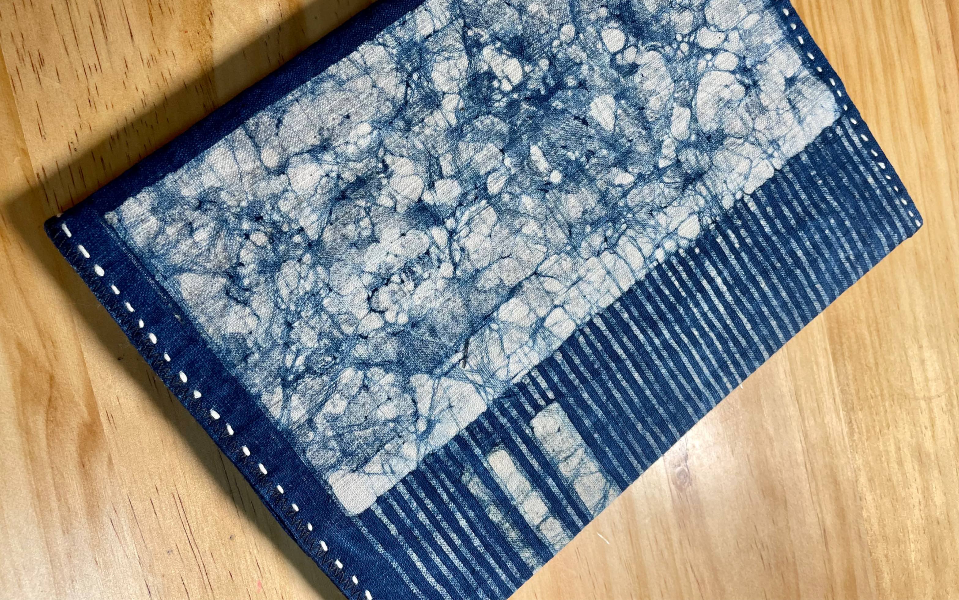 蜡染冰纹几何图案手工书皮制作过程