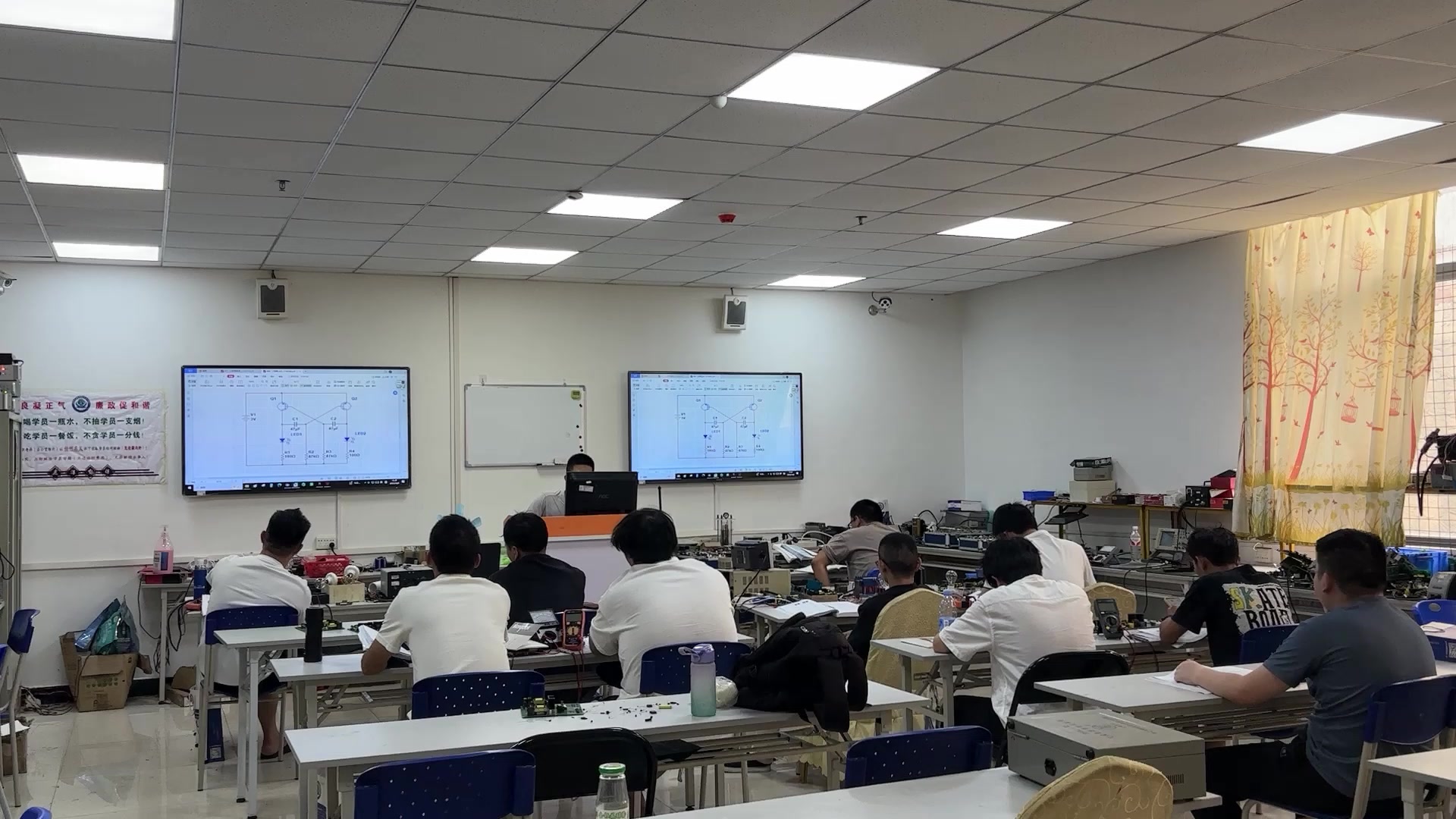 ...作用开始讲起的、到检测电子元器件的好坏、例如:电容/电阻/二极管/...