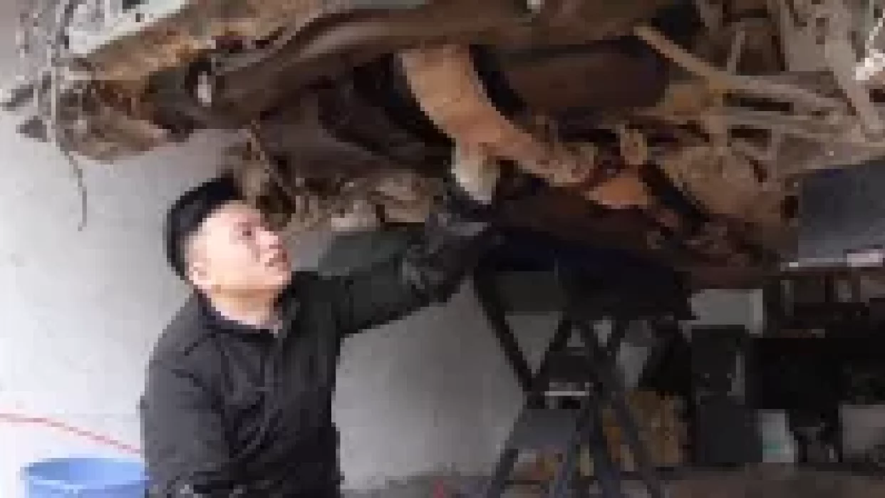 看排气管三元催化有没有堵塞?原来汽车影响加速跟这里有关系