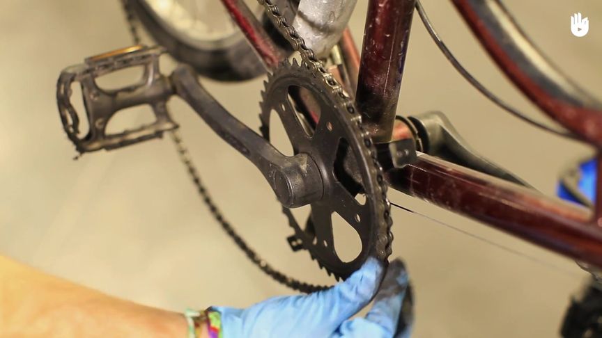 骑行的时候自行车掉链子怎么办?sikana教你轻松装回去。