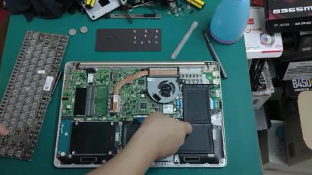 华硕笔记本换键盘完整操作演示「尼古丁IT」