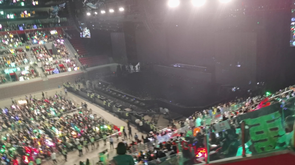 TF家族三代演唱会-时代峰峻的传统节目