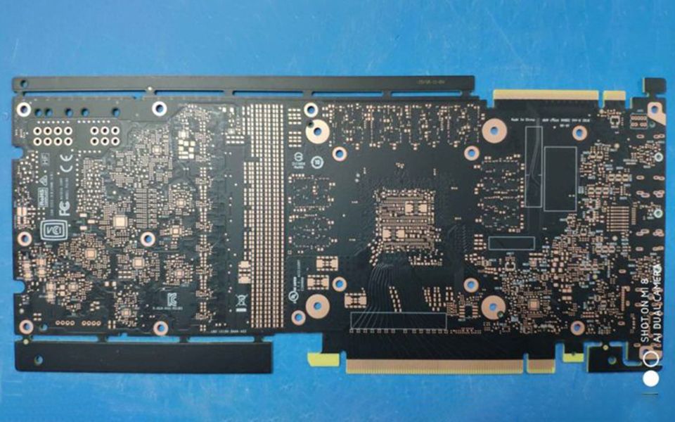 Nvidia下一代显卡PCB板曝光 配8+6 Pin供电+新的SLI手指