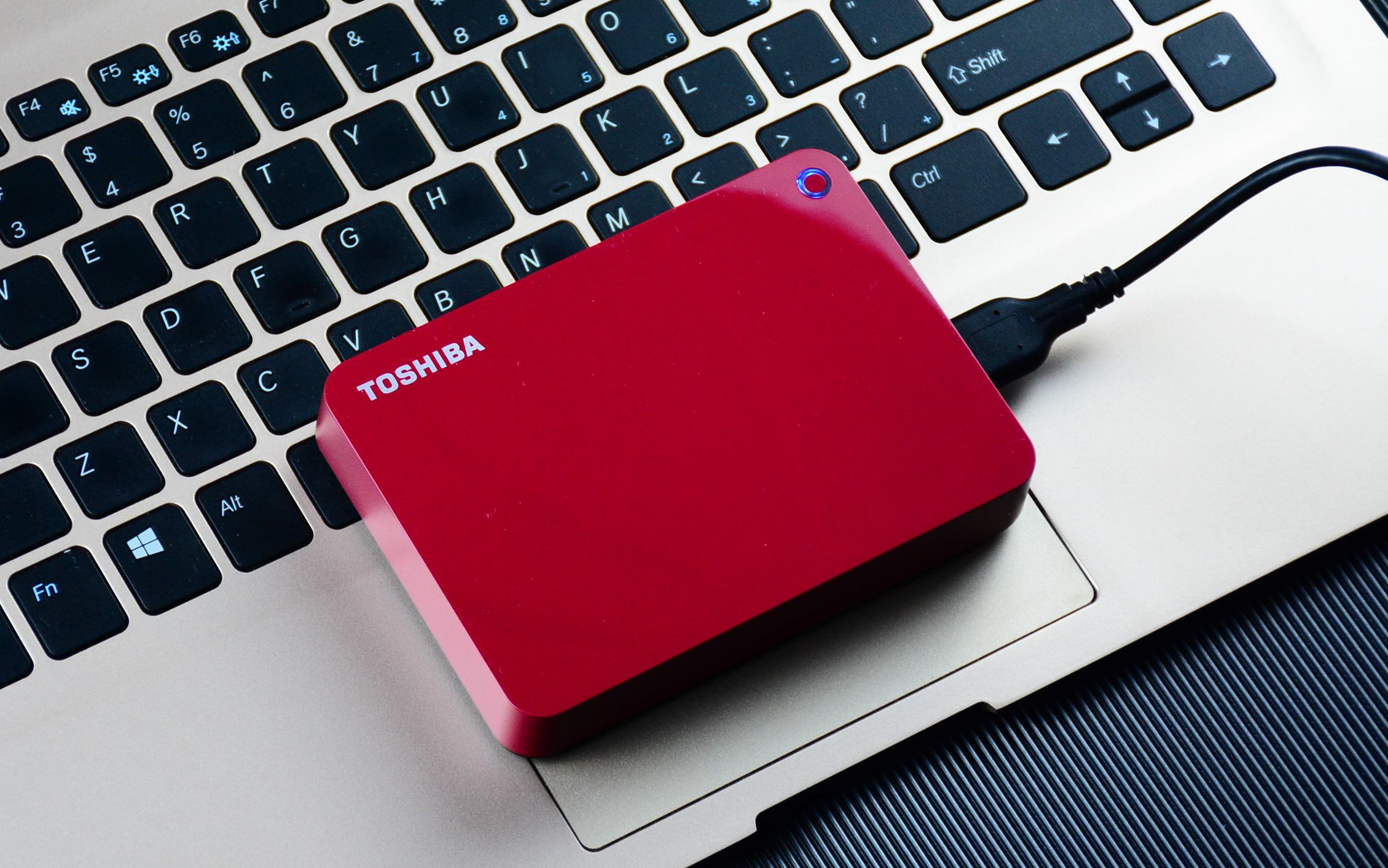 移动硬盘怎么选?4TB大容量!东芝V9装得下“全世界”!