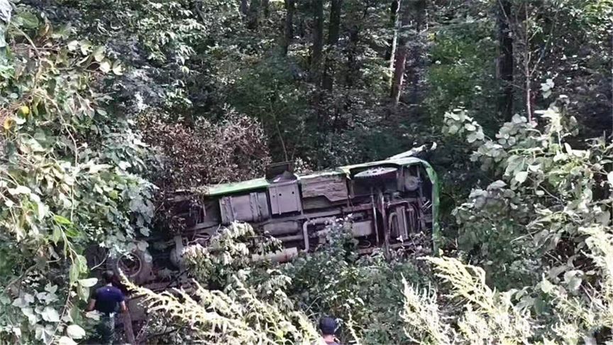 吉林珲春发生一特大交通事故,一客车翻车致5死24伤
