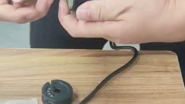 GM400磨削机更换磨片方法