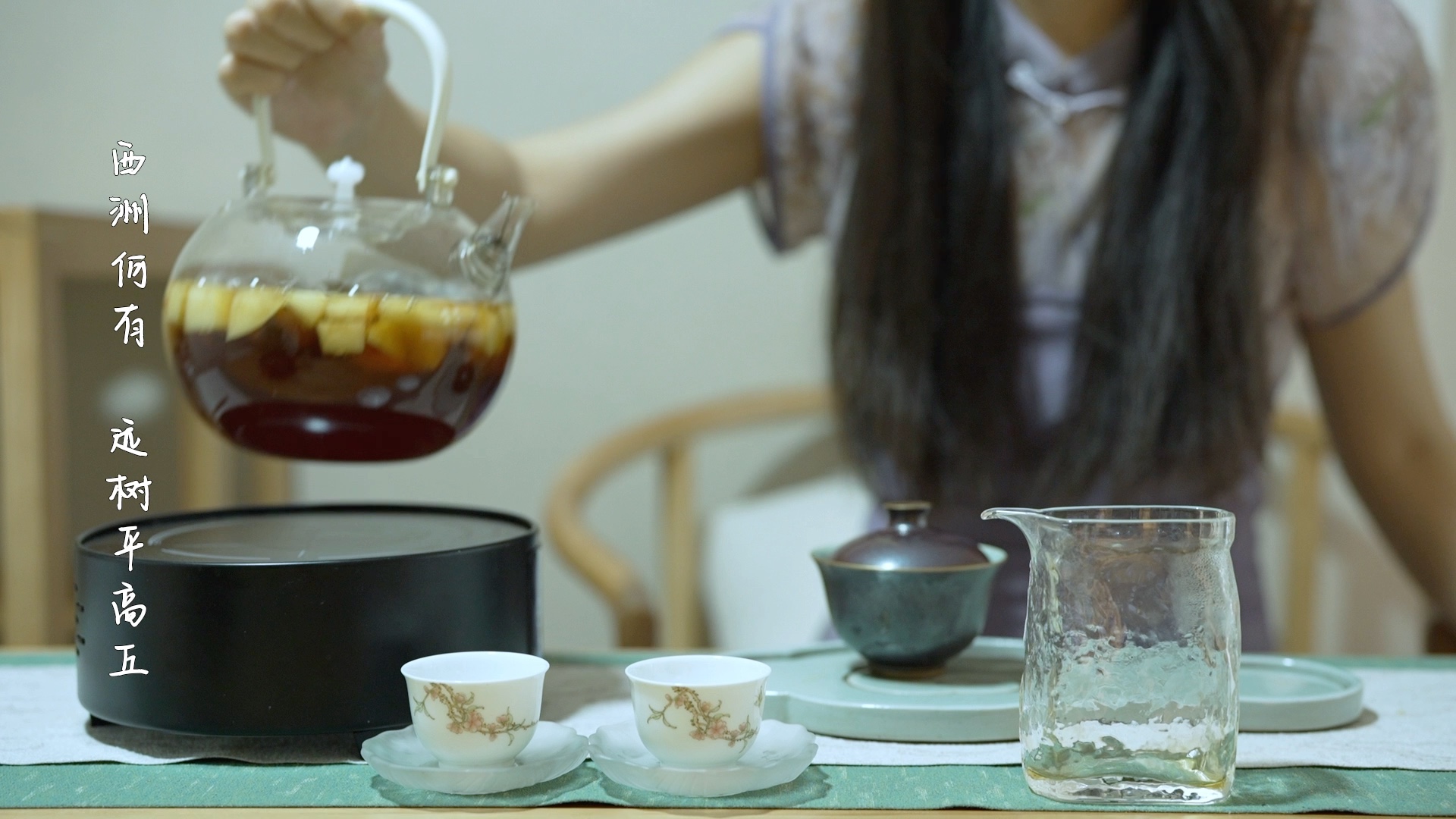 ...等功效。茶汤口感甜润,清爽,滋味浓郁。煮完的梨撒点桂花变成药膳。