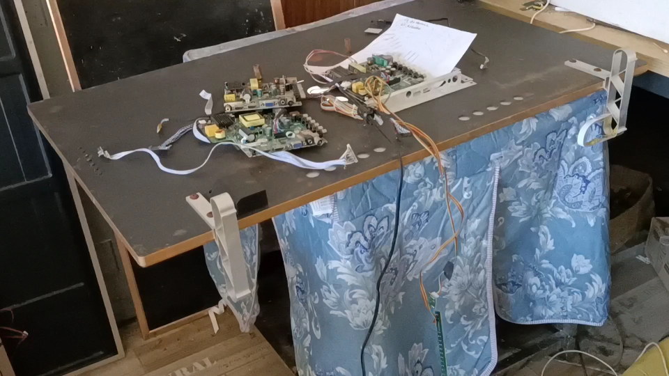 32寸液晶通用主板怎样更换42寸液晶电视,简单换一下程序就行