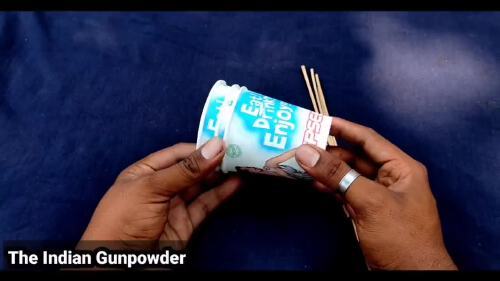 如何用纸板制作橡皮筋动力升飞机