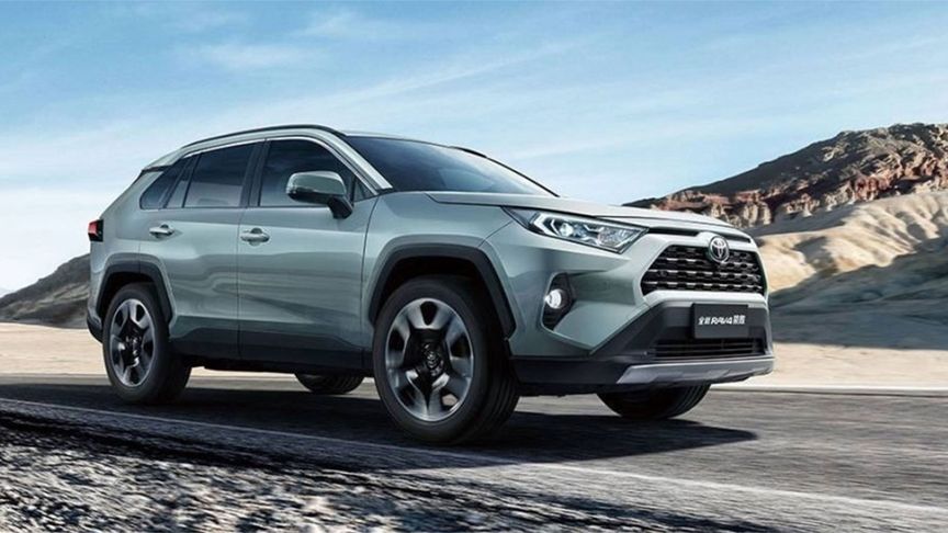 2021款丰田RAV4荣放,外观运动帅气,提供混动系统,17.58万起售!
