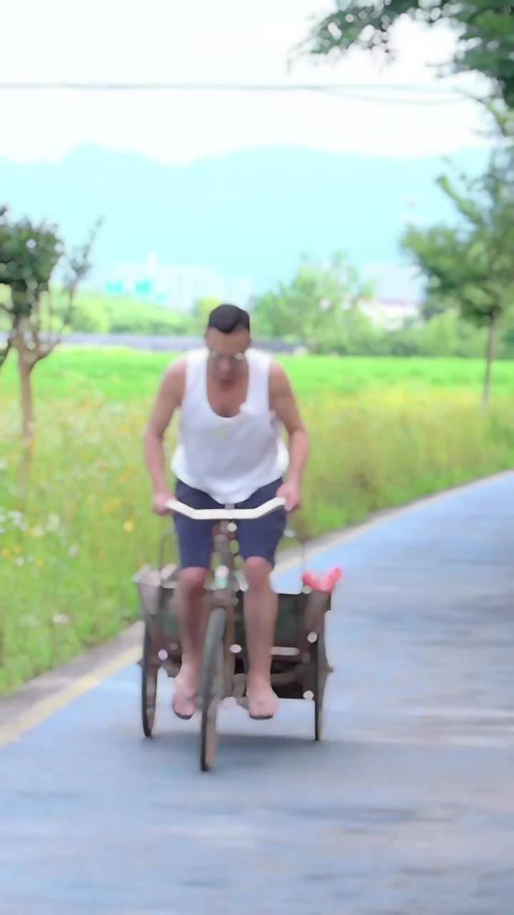 吃不了读书的苦,就要吃生活的苦。现在不努力,以后只会更难。