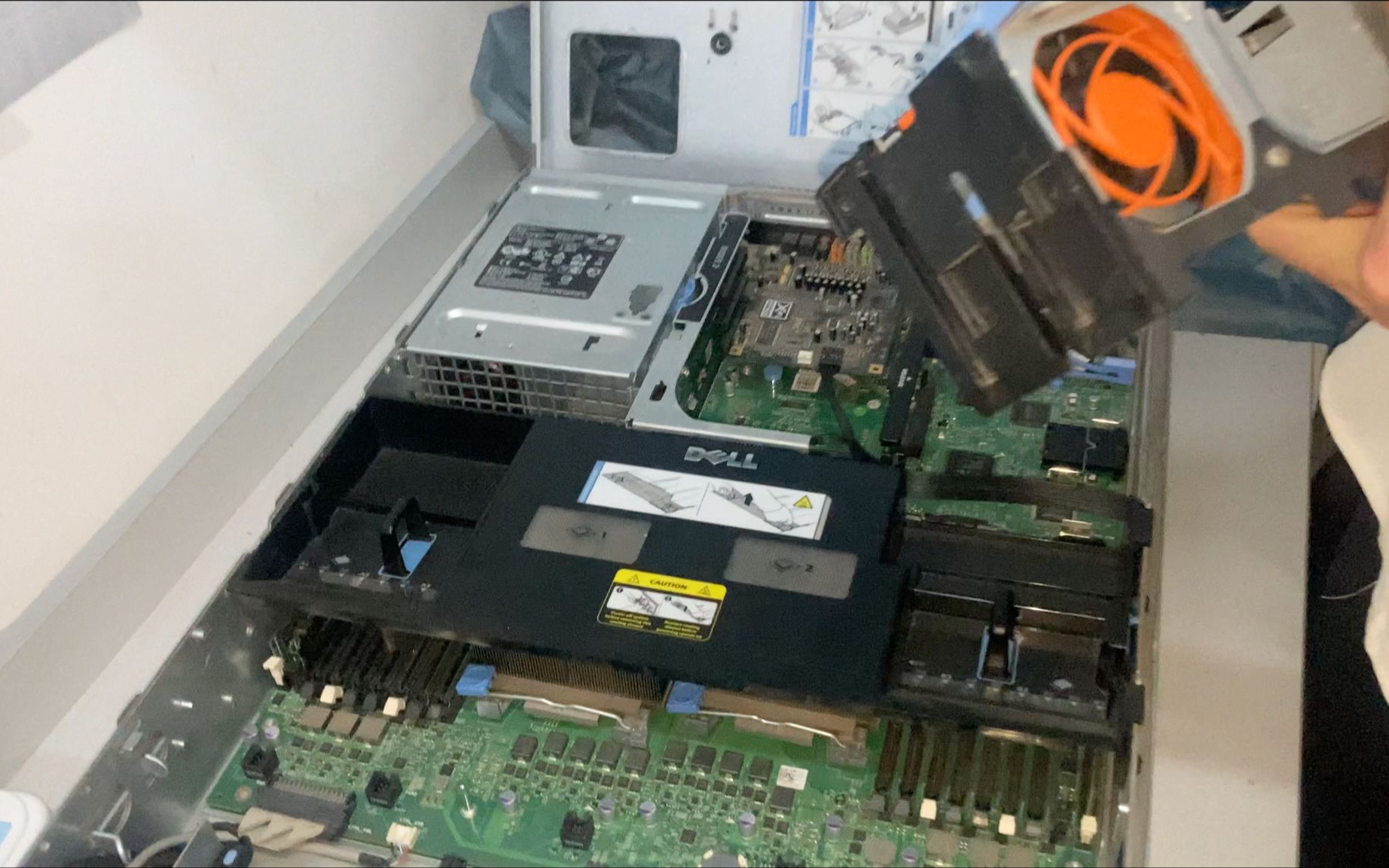 《关于实验室计算机太拉,于是自己弄了一台服务器那回事》