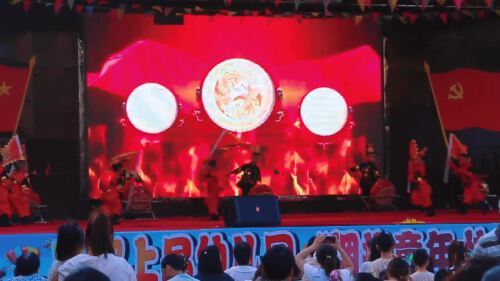 视觉盛宴!幼儿园老师们太有才!把《花木兰替父从军》搬上了舞台