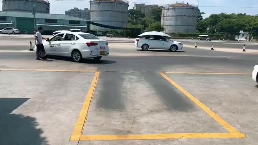 驾校教练车手动变自动一车两用一键转换无损加装。