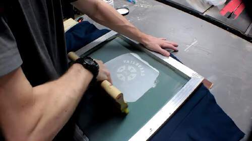 刷一下图案立现!揭秘丝网印刷如何让衣服秒变潮品