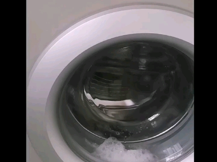 滚筒洗衣机脱水抖动撞桶怎么办,换几个减震器就好了