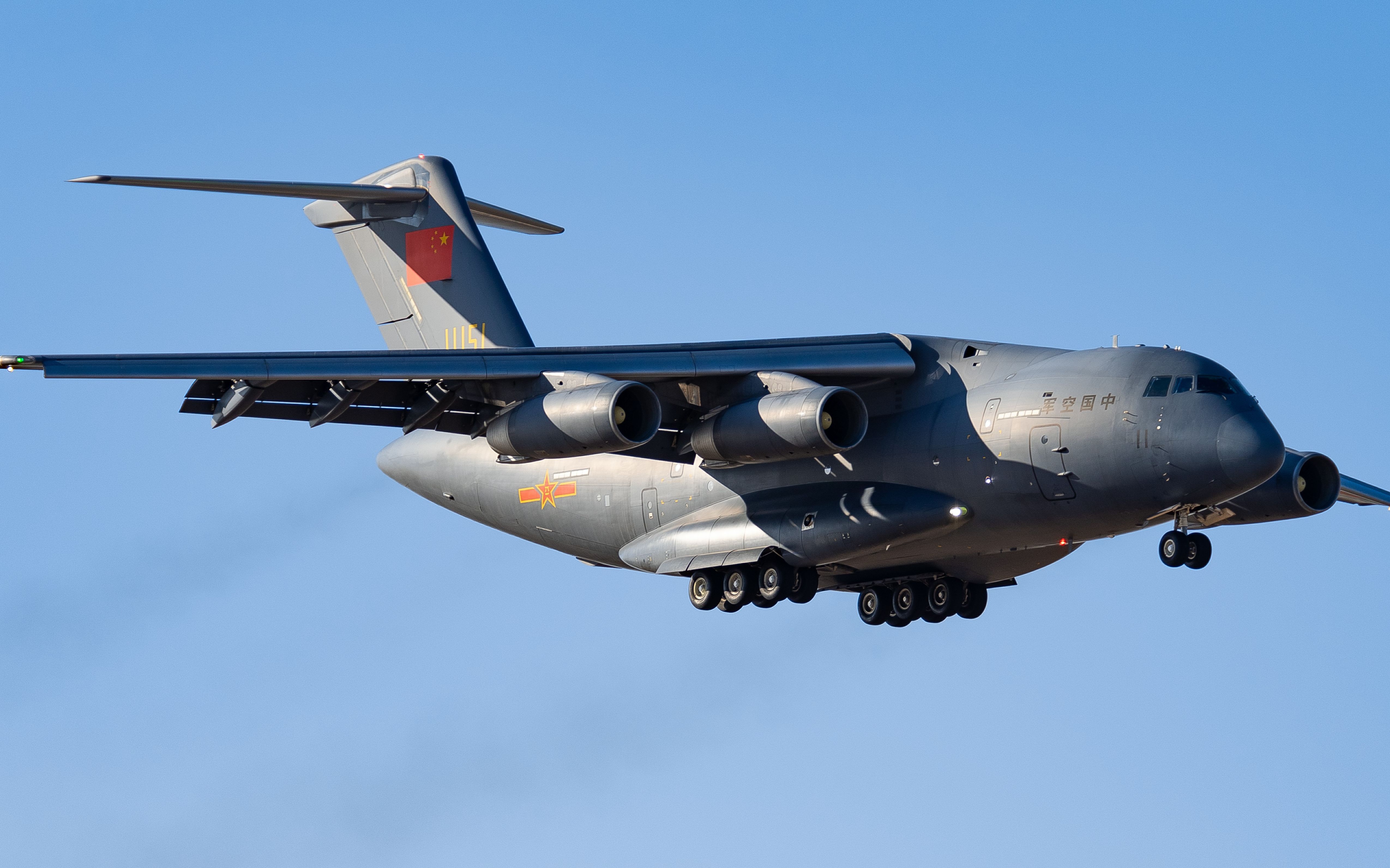 我国西安飞机工业集团的大型军用运输机“鲲鹏”运-20!我国目前最...