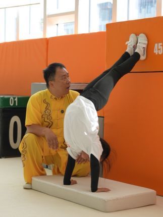 ...害怕到成功仅仅用了六分钟! #暮登武苑 #舞蹈生 #课堂实录 #体能训练