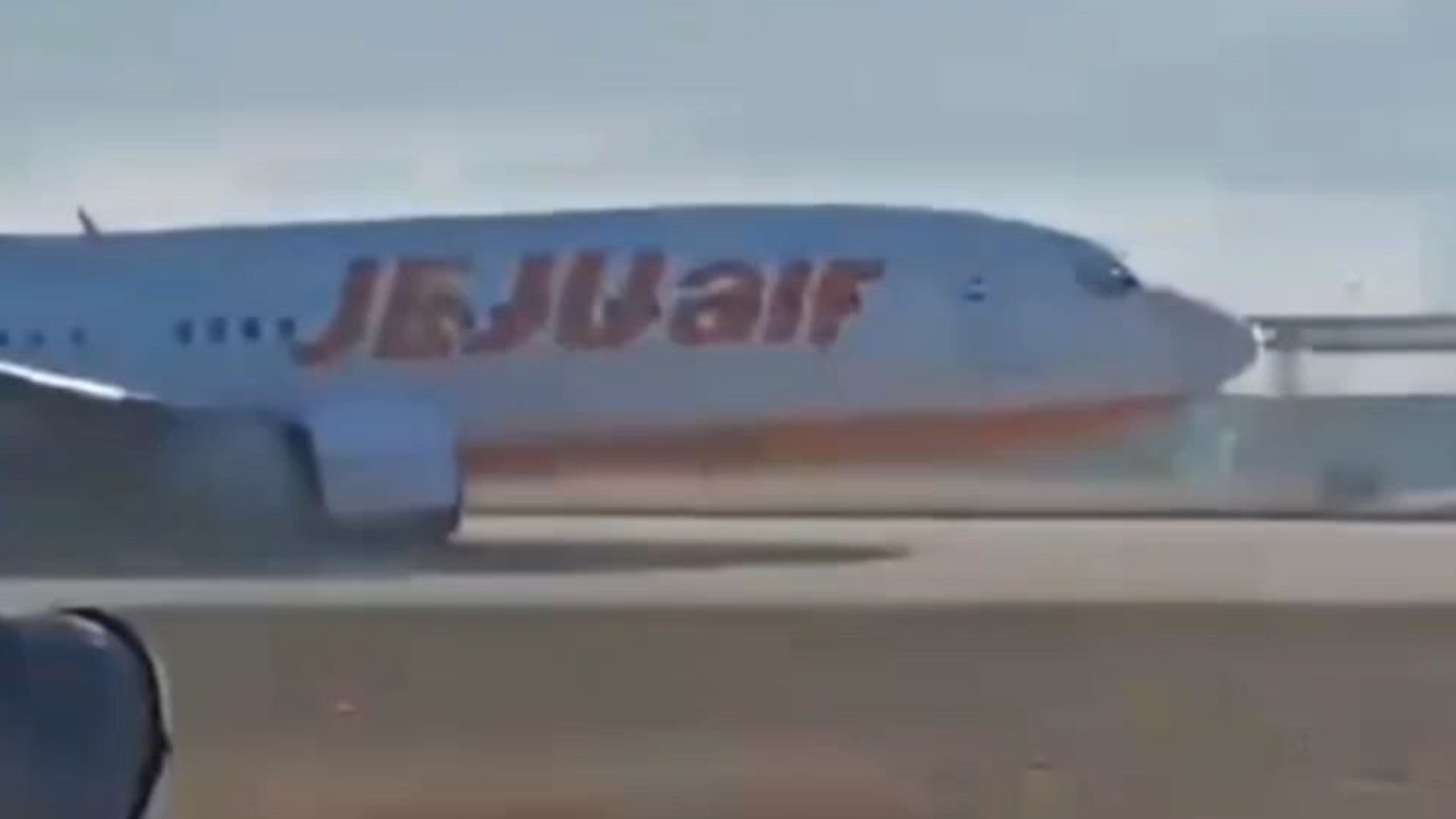 韩国济州航空7C2216飞机坠毁所有视角视频合集
