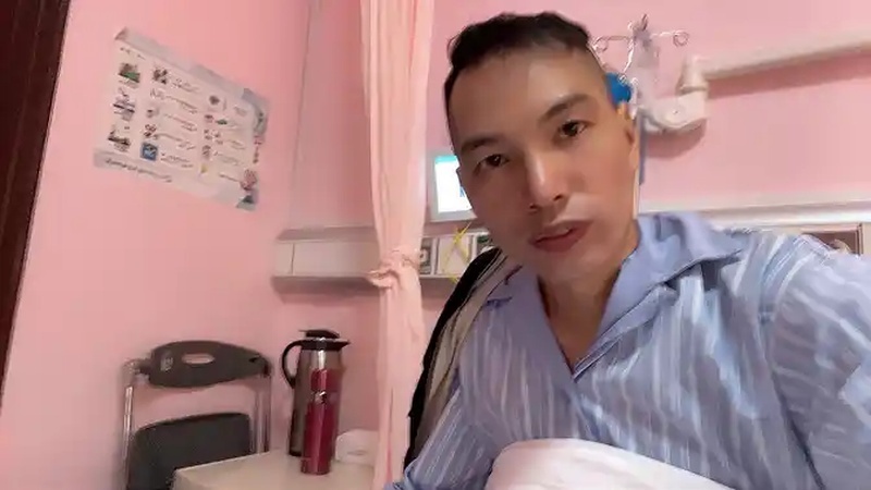 手术前耳朵打记号,好紧张