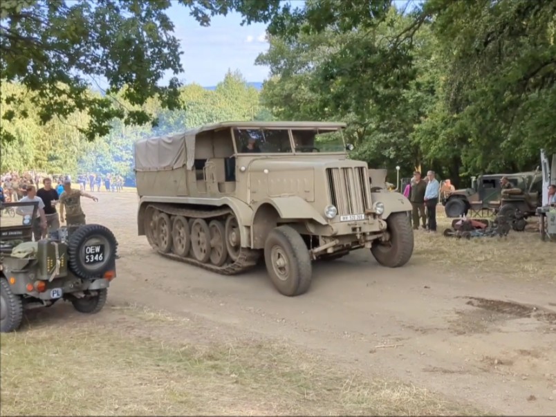 1938年德国SDKFZ-9型半履带车