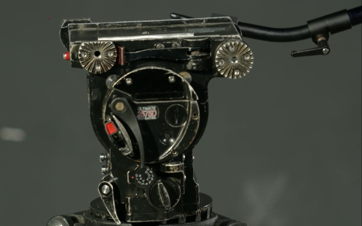 2575D电影机云台使用教程