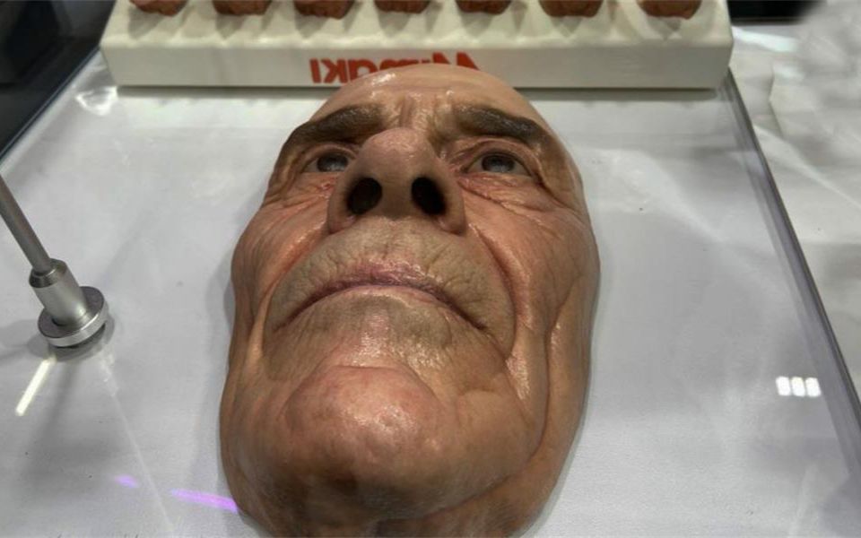 这3d打印技术太牛了,比易容术还厉害,让你看不出瑕疵