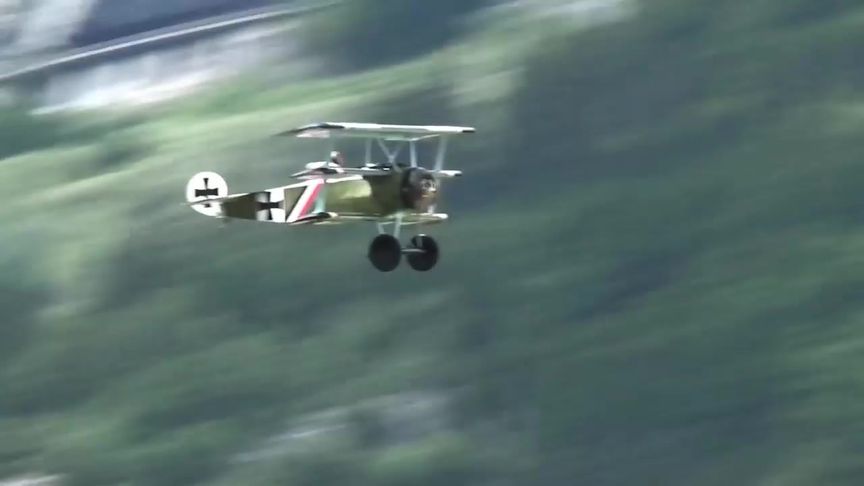 固定翼航模世锦赛,波兰队FOKKER DR1飞机飞行表演